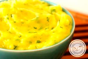 Calorias em 1 Porçoes Purê De Mandioca Salsa e Fatos Nutricionais?