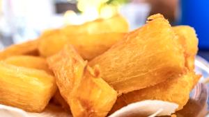 Calorias em 1 Porção Mandioca sem casca crua e Fatos Nutricionais?
